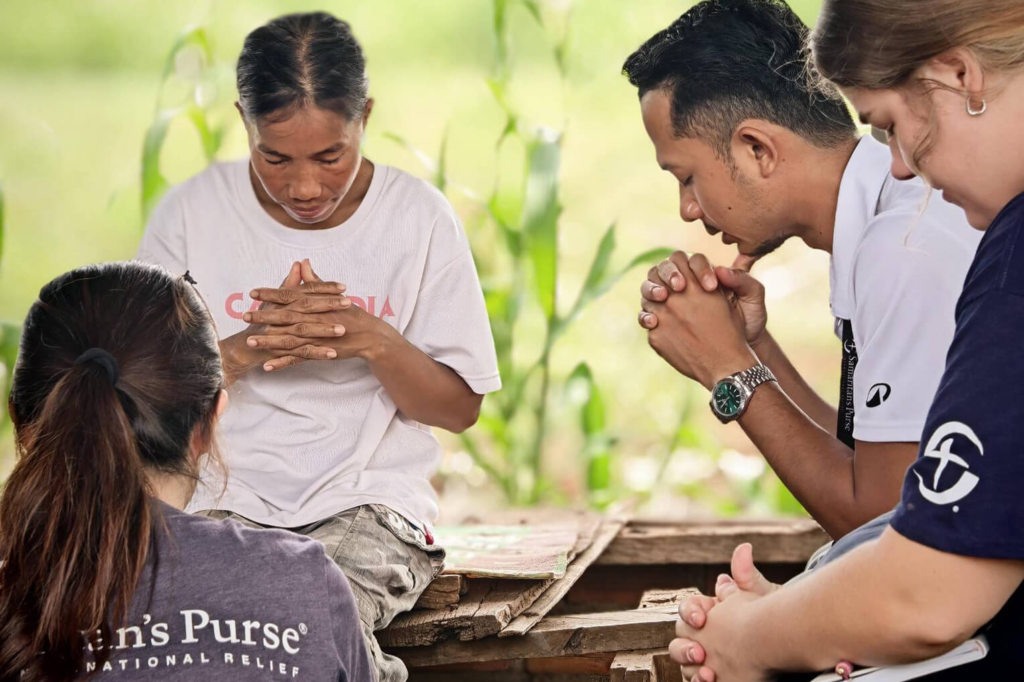 Famílias aceitam Jesus no Camboja durante projeto evangelístico: ‘Ele ...
